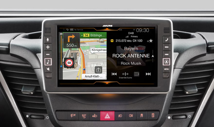 Iveco-Daily-Navigation-One-Look-Display-X902D-ID - D&B Inbouwstation